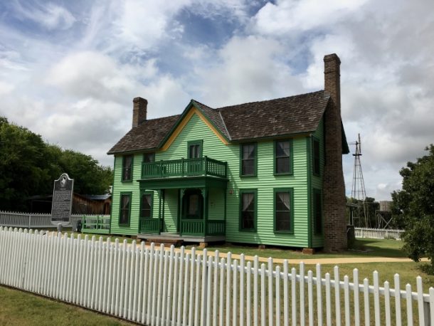Walk through History in Grapevine, Texas | Backroad Planet